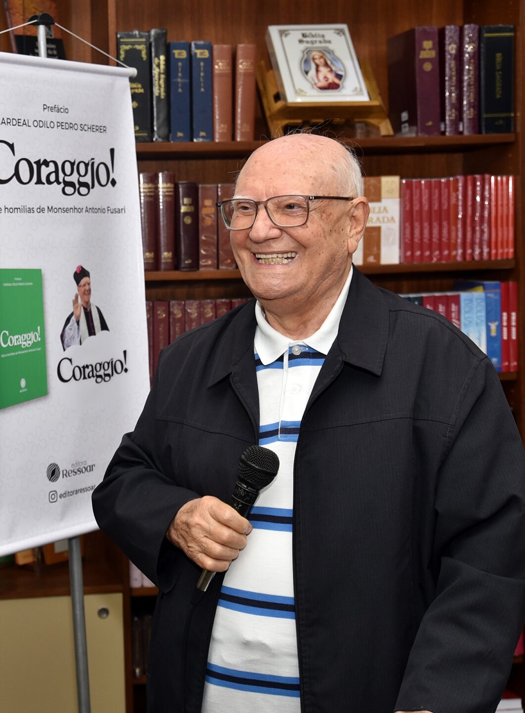 Monsenhor Antonio Fusari, o padre da canção e da poesia, morre aos 97 ...